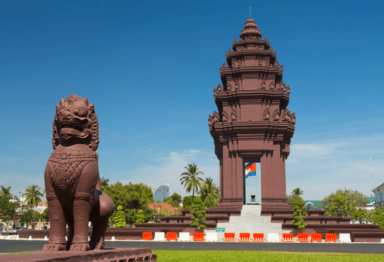 Independence Monument: Discover Attraction In Phnom Penh